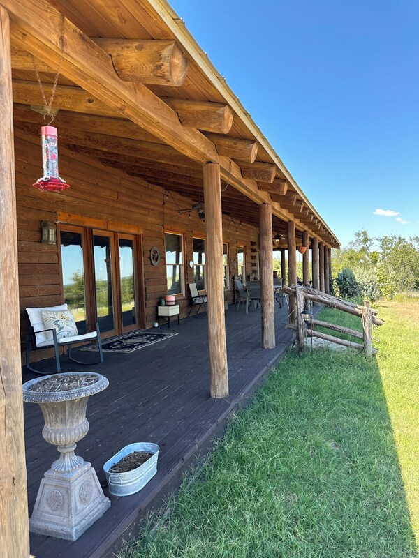 Peaceful Cabin Retreat - Lake Whitney, TX