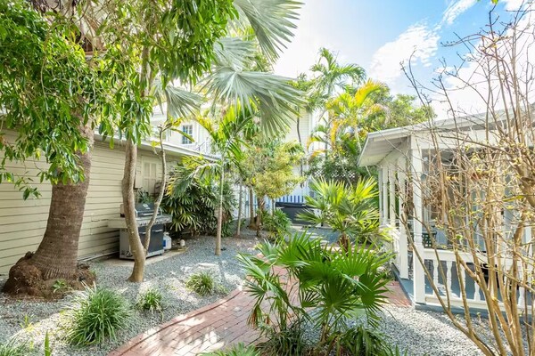 Heron Suite | Vibrant Retreat, Hot Tubs, Steps From Duval Street! - Key West, FL