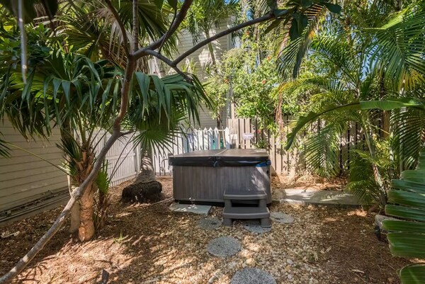 Ibis Suite | Bright Hideaway, Hot Tubs, Steps From Duval! - Key West, FL