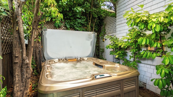 Jessups Marin Sanctuary W/ The Hot Tub, Massage Chair & Firepit You Need - Corte Madera, CA