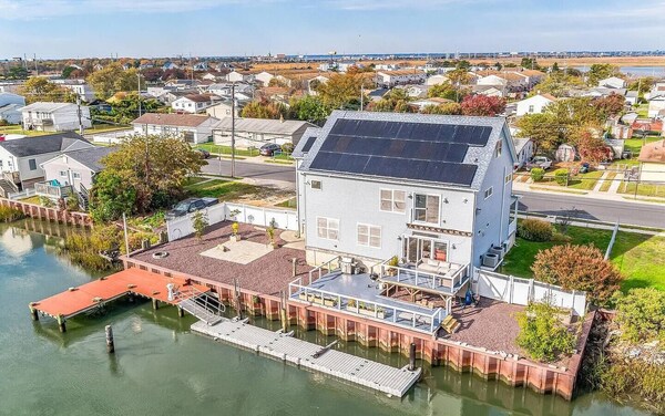 Spacious Modern Waterfront Villa - Brigantine, NJ