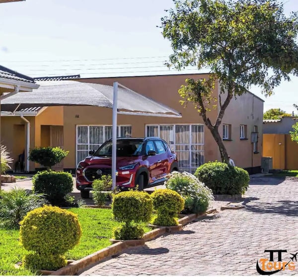 Manresa Estate Has A Cousy 2 Bedroom Apartment - 