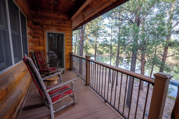 Beautiful Mountain Lodge! 7,000 Sq. Ft W/ Pond - Greer, AZ