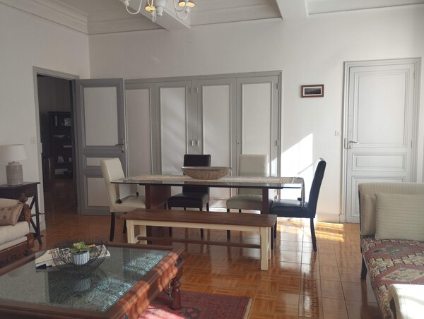 Chez Anne-marie, Bourgeois Apartment - 卡爾卡松