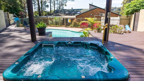 Gorgeous Family Home With A Pool - Long Beach