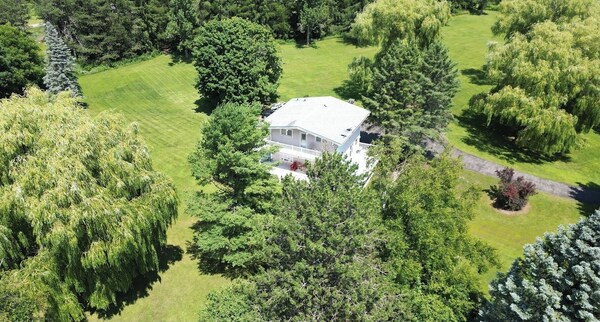 Cozy 3 Bedroom Home Neighbouring Dagmar Ski Resort. Only 1 Hour From Toronto. - Port Perry