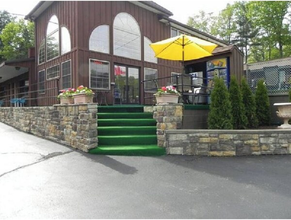 The Mohican Resort Motel Groups House - State of New York