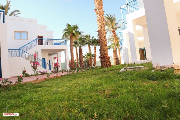Hostgool Chalets In Mirage Bay Resort &Aqua Park - Hurghada