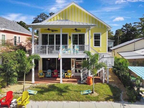 Direct Weeki Wachee River Front! New Customhome! Welcome To River Margaritaville - Spring Hill, FL