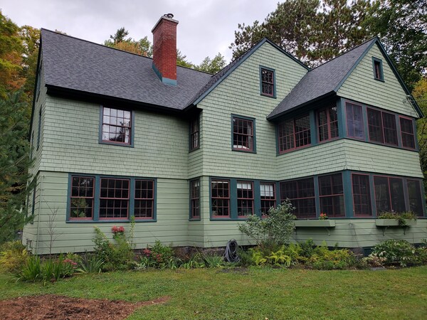 Adirondack Artist Retreat -Spacious 5 Bedroom W/ 9 Person Hot Tub And More! - Saranac Lake, NY