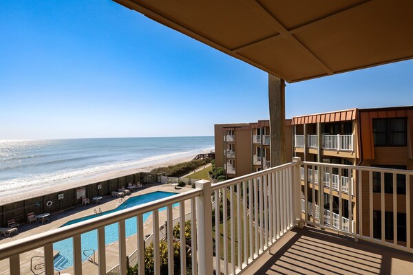 "Endless Summer" -Oceanfront Relaxation | Balcony - Sneads Ferry, NC