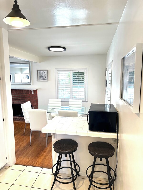3-bedroom House In Charming Redondo Beach With Fitness Room, Wifi And Ev Charger - Redondo Beach, CA
