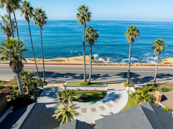 Sunset Cliffs Spectacular Oceanfront Villa - Sunset Cliffs - San Diego