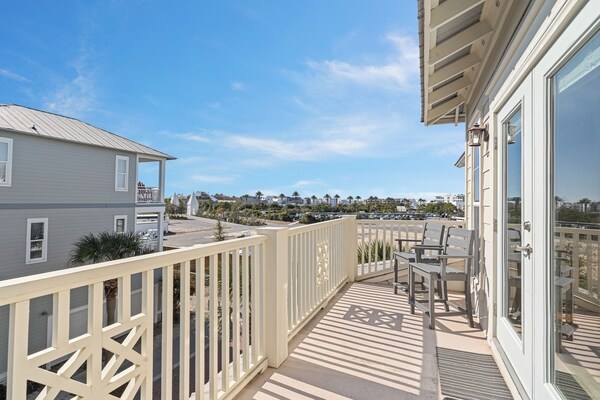Dog Friendly | 4br Seacrest Beach House | 12,000 Sq' Resort Pool | Steps To Beach | Beach Getaways - Rosemary Beach, FL