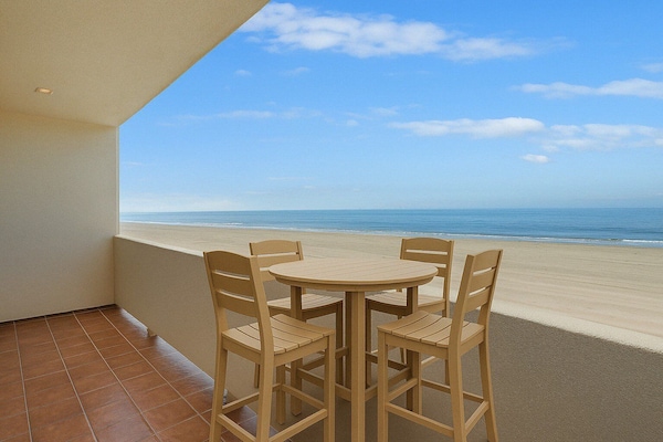 New 2 Br Condo I Carpinteria. Lovely Sunsets & Walk Everywhere! - Carpinteria, CA