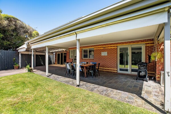 Spacious | Pet Friendly | Ping Pong Table | Near Beach - Melbourne
