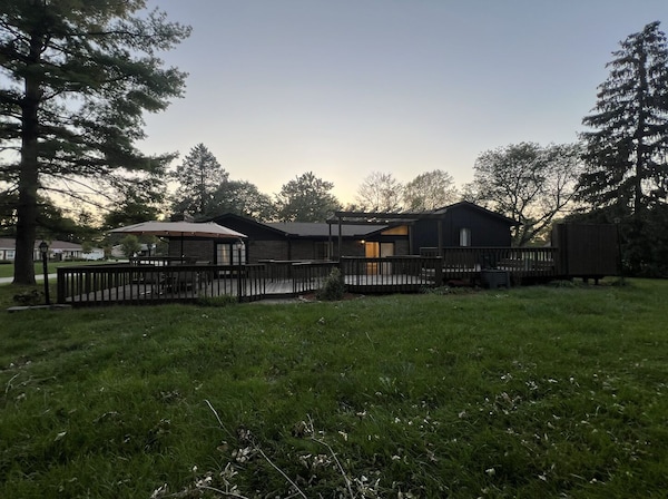 Elegant Nature Retreatprivate, Quiet Neighborhood Near Dayton's Finest - Springfield, OH