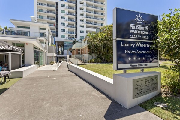 Seaside Escape With Pool, Balcony And Views - Redcliffe