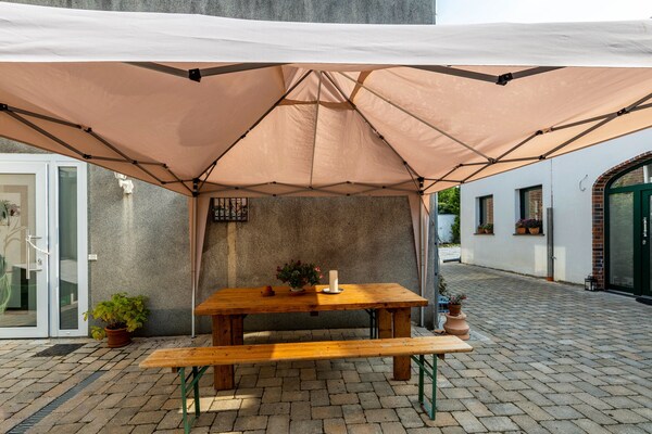 Einzimmerapartment "Friesenstube" Mit Privatterrasse, Gemeinschaftsgarten Und Wlan - Issum