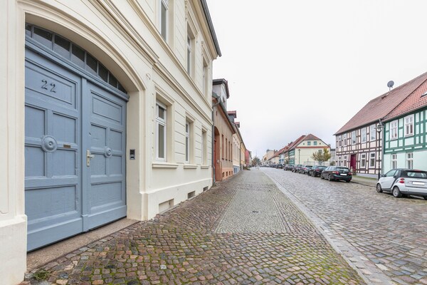 Ferienwohnung 'Kleine Fewo Im Herzen Templins' Mit Gemeinsamer Terrasse, Garten Und Wi-fi - Templin
