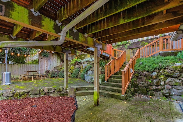 Green Lake Zen Garden Basement - Mountlake Terrace, WA