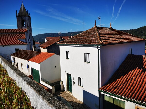 In The Heart Of The Medieval Town Next To Penela Castle. - Miranda do Corvo