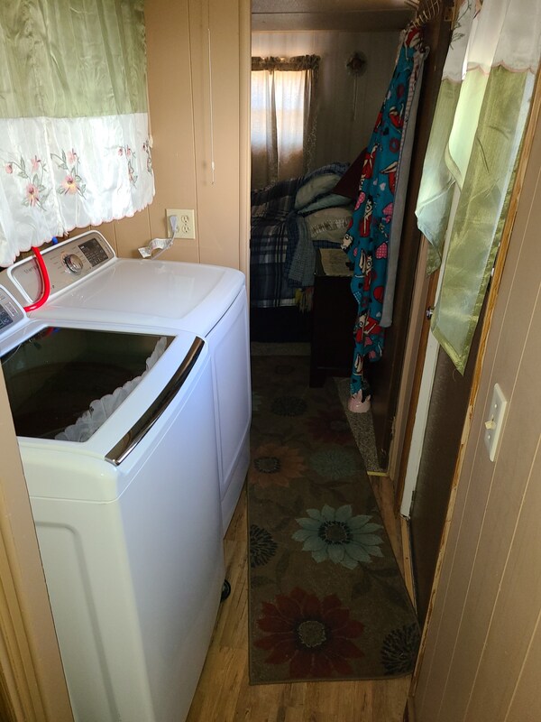 Charming 2 Bedroom, Family Friendly Apartment In Quiet Neighborhood, Ogdensburg - Prescott