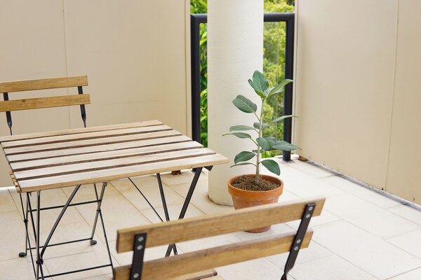 Located In The Heart Of Indooroopilly - Oxley