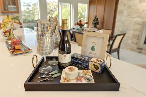 3954 Lilli Pad - Newly Remodeled Beauty With Private Primary Suite - Monterey, CA