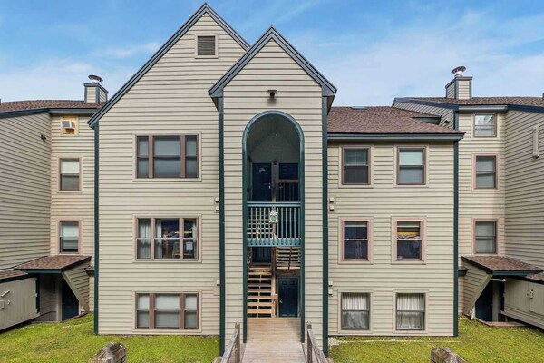 Mountain Escape 3 Br Condo At Okemo W/ Fireplace - Ludlow, VT