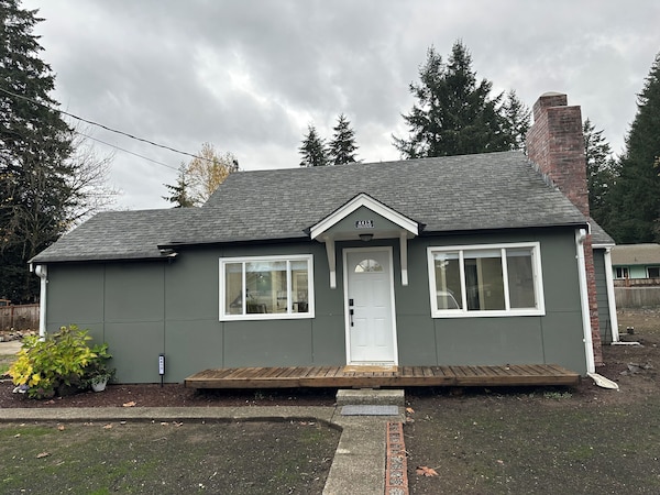Charming 3-bedroom House With Fitness Room, Wifi In The Heart Of Lacey - Olympia, WA