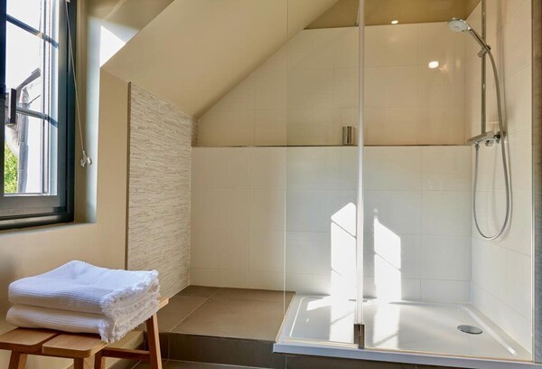 La Petite Suite Du 10honfleur, Contemporain Chic, Centre Ville - Beuzeville