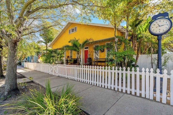 Charming Ybor City Bungalow With Private Pool Oasis - Tampa, FL