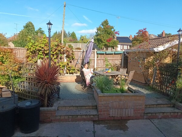 Cosy Self Contained Bungalow. Hispano, Asian - Brit Short Stay Living Space. - Nottingham
