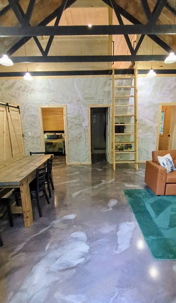 Cozy 2-br Cabin With Bonus Loft Bedroom By The Wine Trail In The Shawnee Forest! - Alto Vineyards, Alto Pass