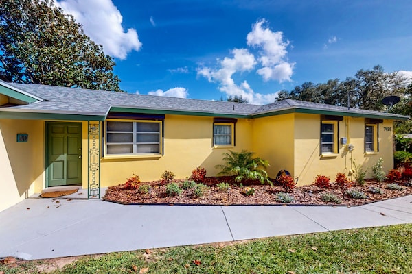 Lakefront Home With Private Hot Tub, Central Ac And Beach Access - Sebring, FL