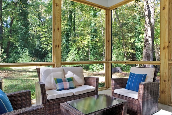 Clayton 3br Modern Farmhouse & Downtown Sleeps 8 - Clayton, NC