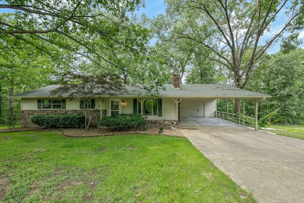 Updated, Cozy Home- Minutes To Tunnel Vision Trail! - Big Sugar Creek State Park, Pineville