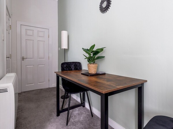 1 Abdiel House · Modern Apartment By Hartlepool Marina | Relaxing | Pass The Keys - Hartlepool