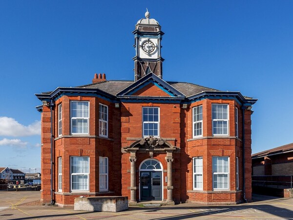 Abdiel 5 · Bright & Modern Marina Apt | Newly Refurbished | Pass The Keys - Hartlepool