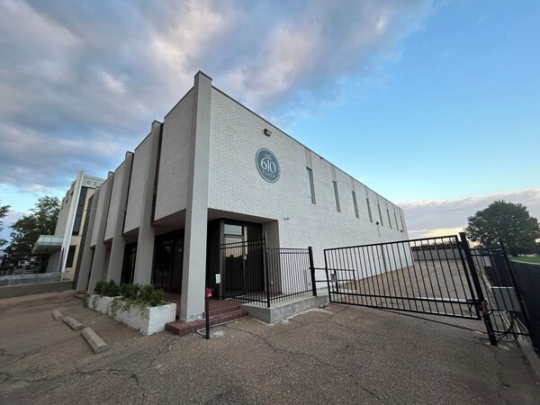 The 610 Flats: Vueve 'N Vogue #27 - Jackson, MS
