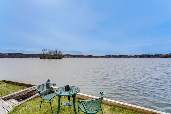 Lake Views & Dock Access - Pittsfield Cottage! - Lake Onota, MA
