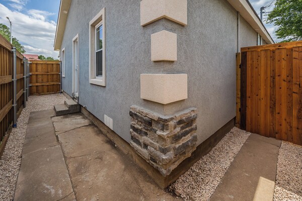 Cozy And Comfy 1-bedroom Home W/ Washer-dryer Set, Located Right On Rt 66 - Amarillo Zoo, Amarillo
