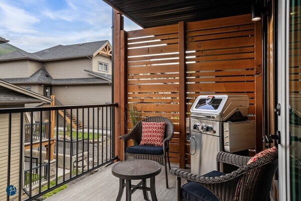 1bed/1bath Sparrowhawk - East Facing Pool/hot Tub - Alberta