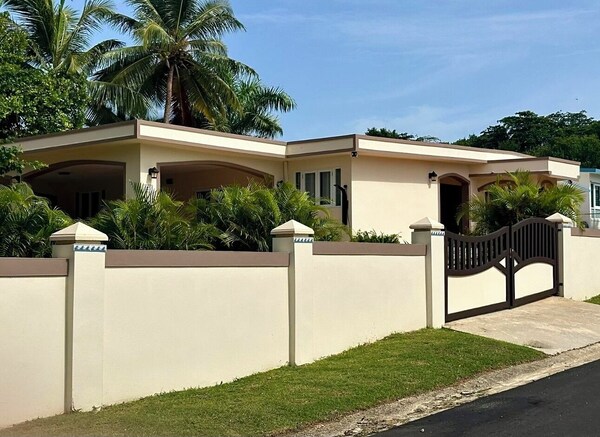 Entire Private House Perfect For A  Tropical Gateway - Vega Alta