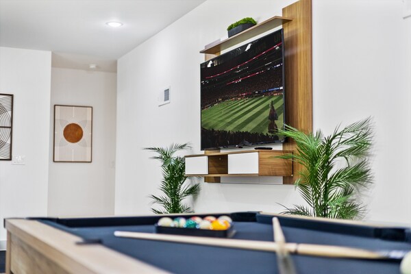 Urban Oasis | Luxury 5br W/ Gym & Game Room  Near Mb Stadium & Atl Attractions - Atlanta, GA