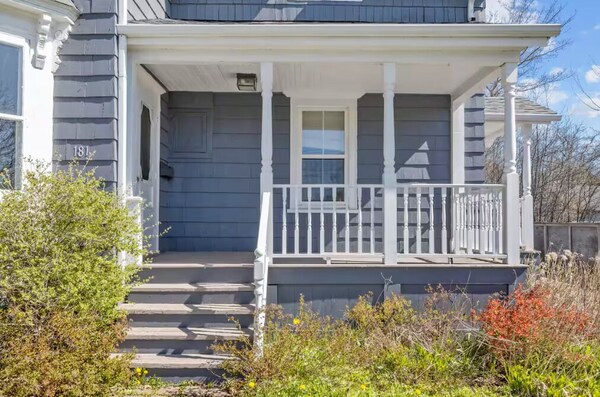 Central Summerside Getaway - Summerside