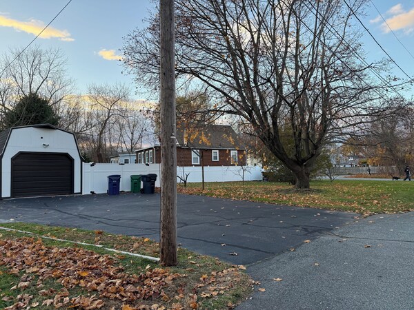 Beach House - 2 Min From Conimicut Beach - Warwick, RI