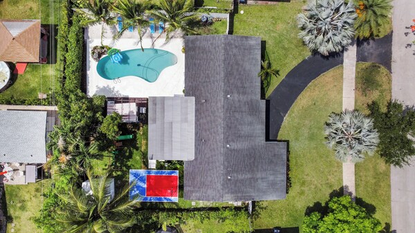 Paradise Escape Villa 4br/basketballheatedpool/ - Cutler Bay, FL