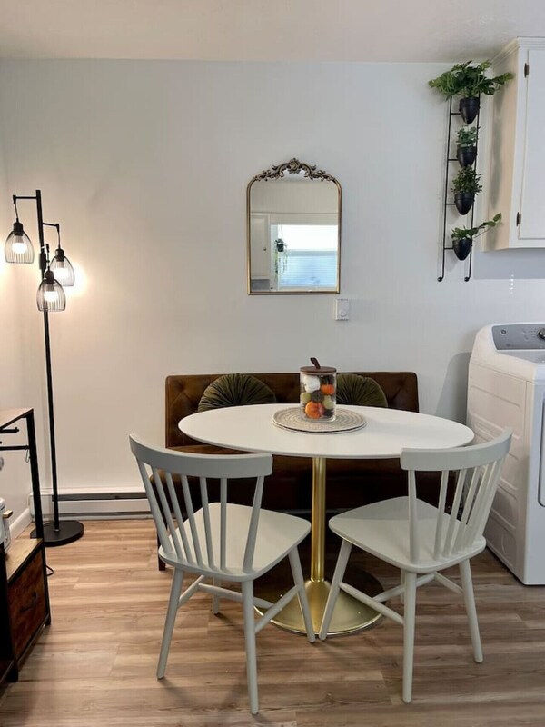 Easy Checkout, Safe, Cozy Near I-40 W/king Pets Ok - Kingston, TN